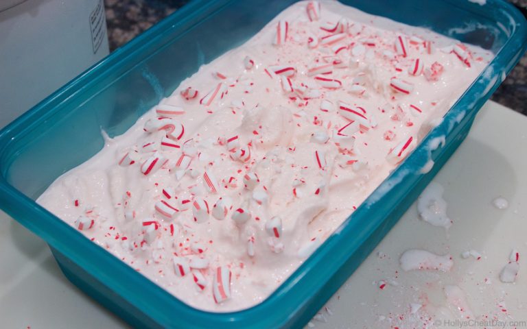 Blogmas Day 5: Easy Candy Cane Ice Cream - HOLLY'S CHEAT DAY