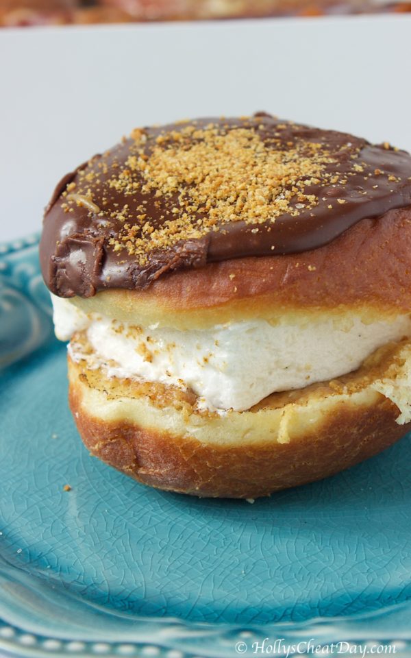 Holly's Junk Food Review Series : Doughnut Dollies - HOLLY'S CHEAT DAY